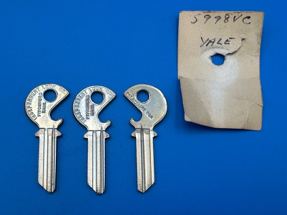 ONE VINTAGE/COLLECTIBLE UNIQUELY SHAPED YALE KEY BLANK, 998VC | eBay