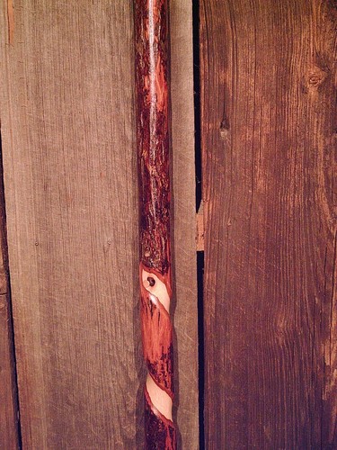 HICKORY hiking stick SPIRAL GROOVE SHAFT 59.5" tall heavy rubber tip ...