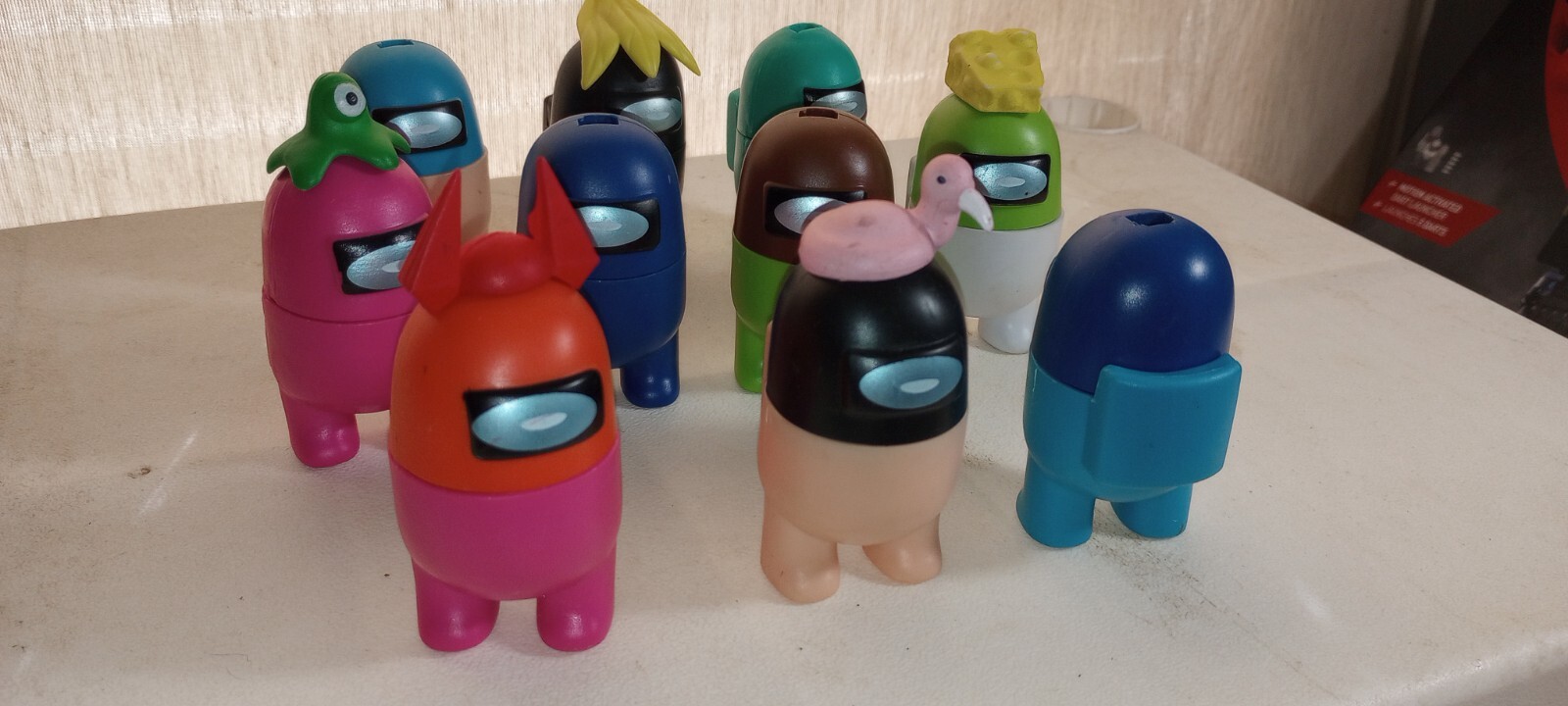 Among Us Figures Some Accessories Crewmate - Soluções e tratamento de ...