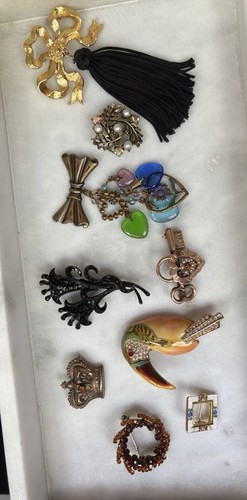Vintage Decorative Pin/Brooch Collection - Assorted Styles and Designs ...