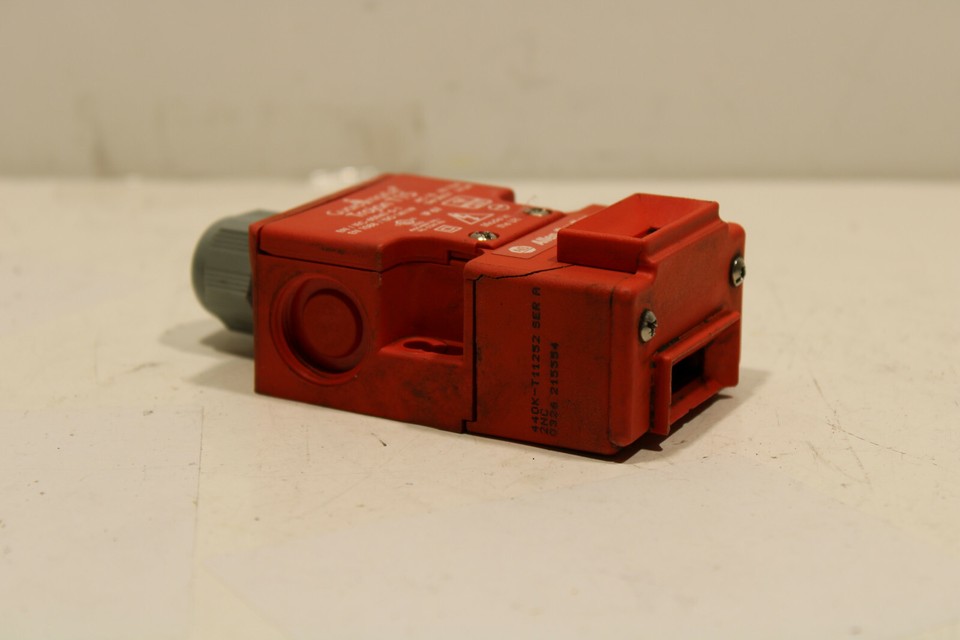 Allen-Bradley 440K-T11252 Ser.A Trojan T15 Safety Switch | eBay