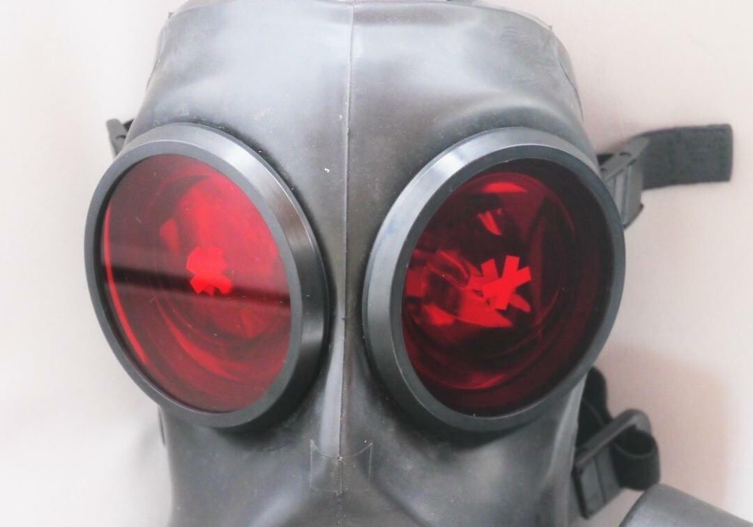 FM12 GAS MASK OUTSERTS GENUINE SAS RED RUBBER LENSES (GAS MASK NOT ...