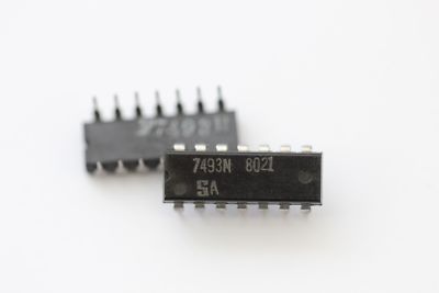 7493N TRANSISTOR NOS( New Old Stock ) 1PC. C492U2F300614 | eBay