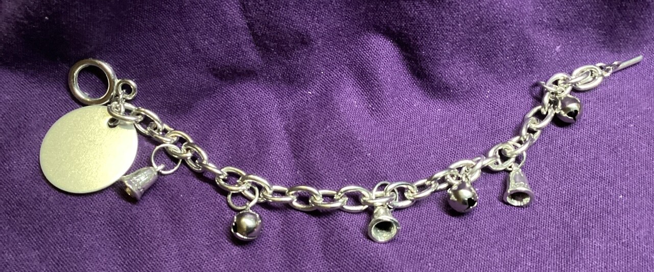 Texas Chainsaw Massacre Leatherface REPLICA Pam Bell Charm Bracelet ...