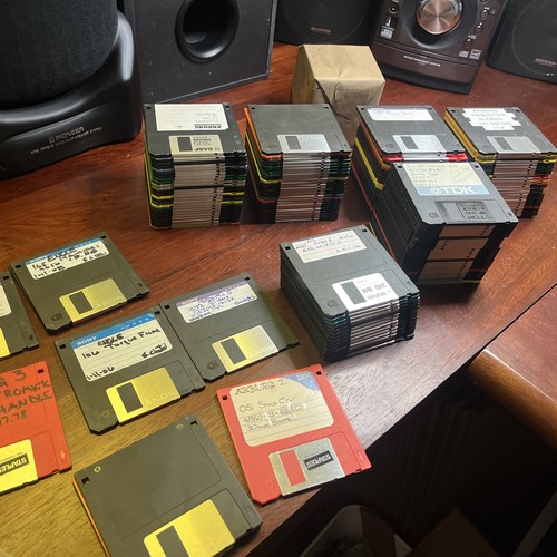 Lot of 25 Used Random 3.5" 1.44 MB Floppy Disks Diskettes Discs Many ...