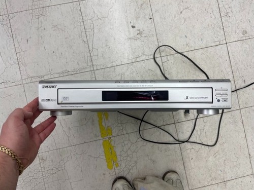 Sony DVD/CD Compact Disc Player, 5 Disc Carousel Changer Silver DVP ...