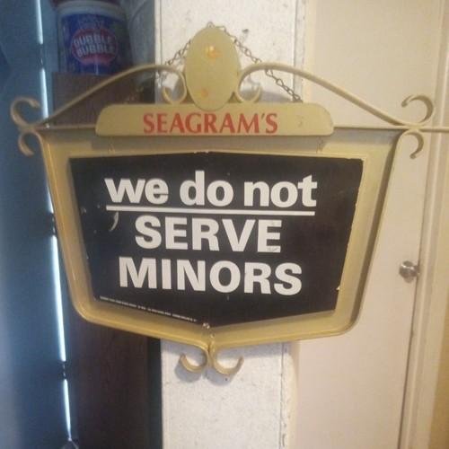 RARE VINTAGE SEAGRAM’S SEVEN WE DO NOT SERVE MINORS PLASTIC SIGN SMALL ...