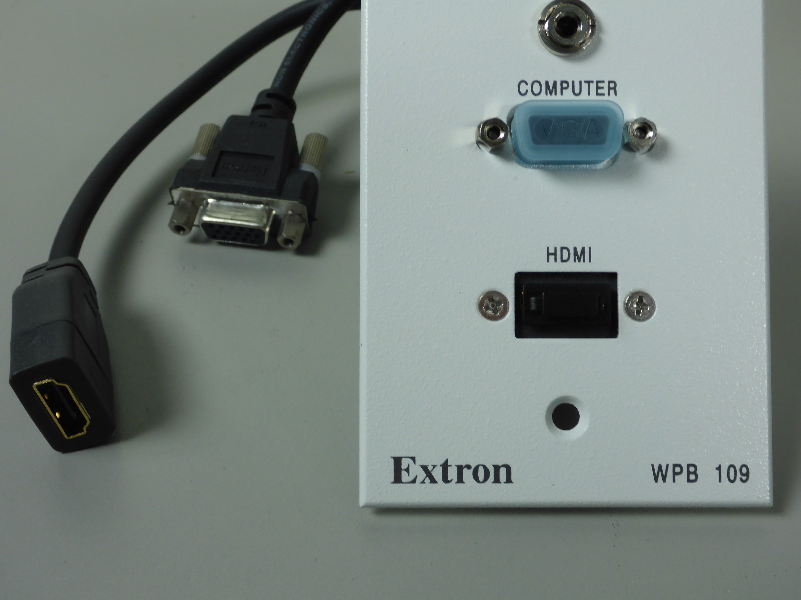 Extron 60-1371-21 WPB 109 White One-Gang WPB - Wallplate for HDMI, VGA ...