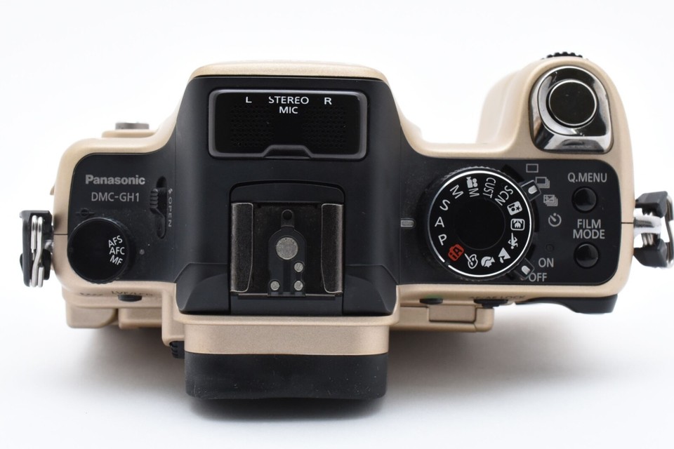 Panasonic LUMIX DMC-GH1 12.1MP Digital Camera Gold Body [Japanese Only ...