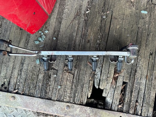 00-07 VOLKSWAGEN JETTA GOLF GTI BEETLE 1.8 OEM FUEL INJECTOR RAIL W ...