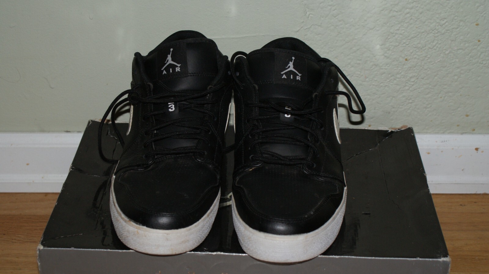 Mens Nike Air Jordan V2 Low Leather Black White 5847… - Gem