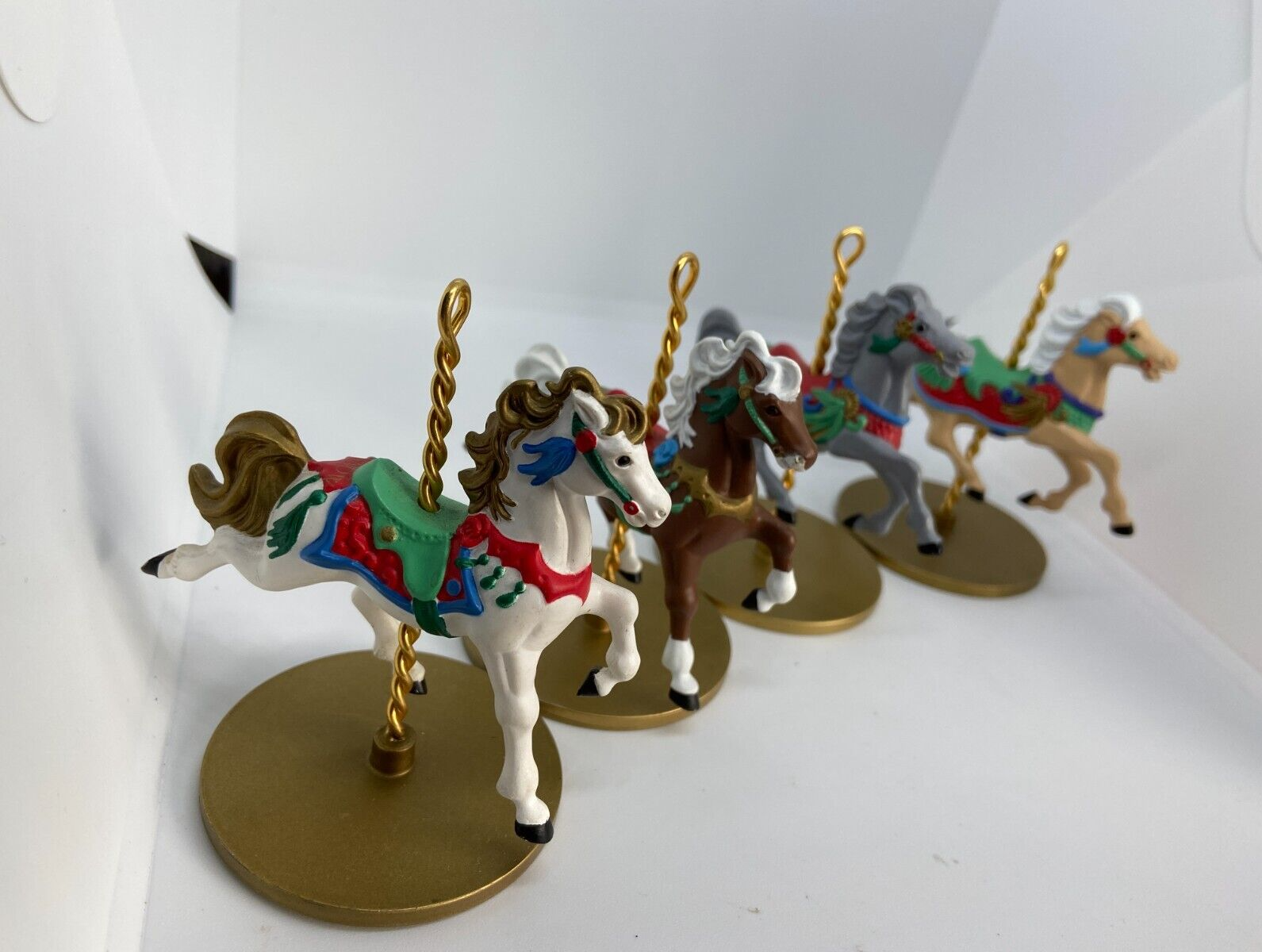 Carousel Hallmark Display Stand + 4 Horses~Merry-Go-Round 1989 Vtg | eBay