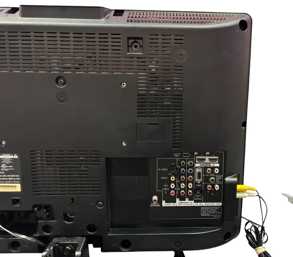 Sony Bravia 26" LCD TV Standard KDL-26M4000 With Golden Tee Plug And ...