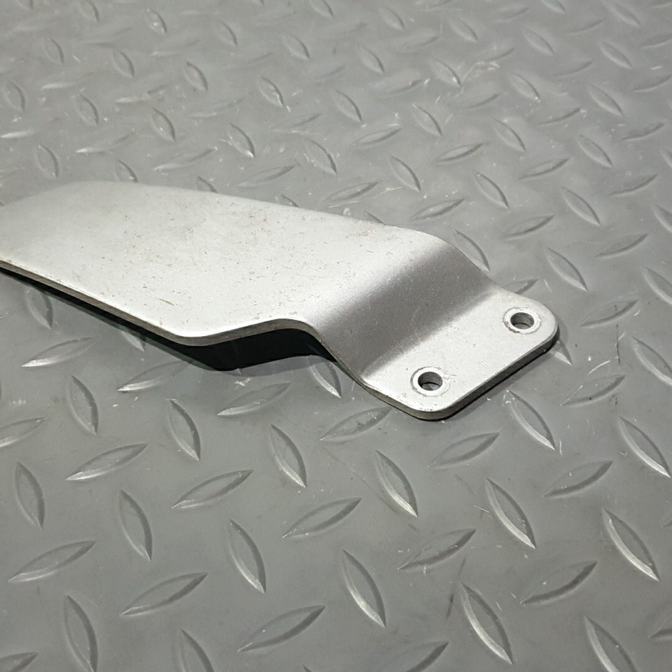 ♻️ Yamaha FZR 600 3HE 1989 - 1993 Left Hanger Heel Plate Guard Cover ♻️ ...