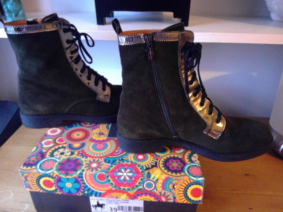 EMBASSY LONDON 'Traviller' olive green leather boots, size 6 / 39 in ...