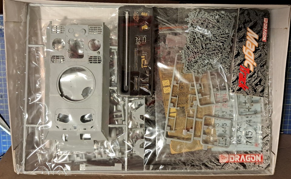 Dragon Models 6299 1/35 Model Kit German Sd.Kfz. 171 Panther Ausf. D ...