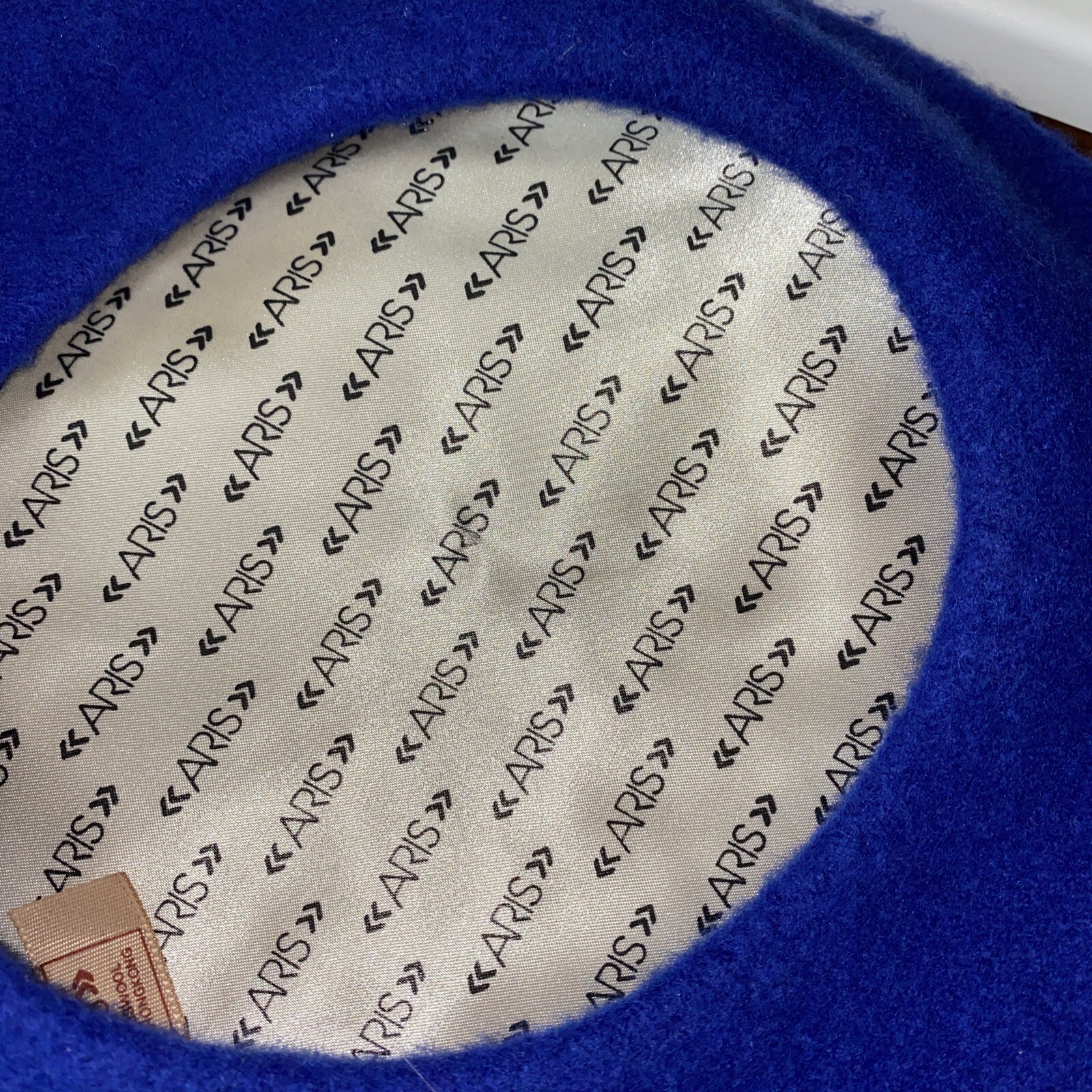 2 Vintage Lambs Wool Beret Hats Aris Royal Blue and N… - Gem