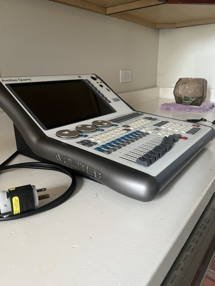 Avolites Quartz - Professional Lighting Console - Great Condition | eBay