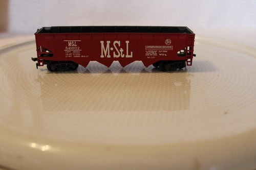HO Scale AHM, Four Bay Hopper, Minneapolis St. Louis, Red, #541002 ...