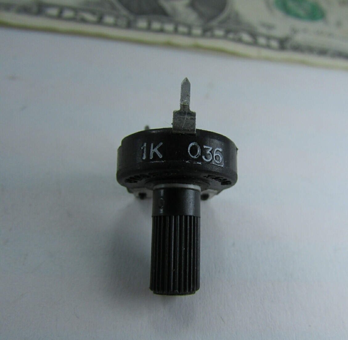 10 Piher 1K Potentiometers 3/4 Turn Black Finger Knob PCB Solder Mount ...