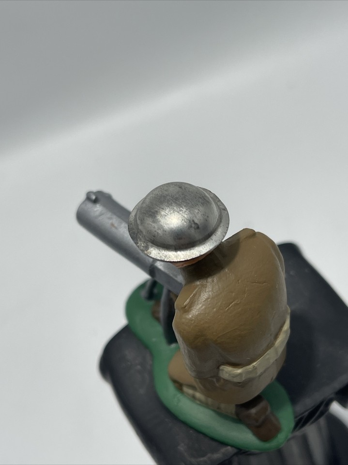 MACHINE GUNNER, SHORT STRIDE, TIN HELMET, CIRCA 1935 MILITARY TOY LEAD ...