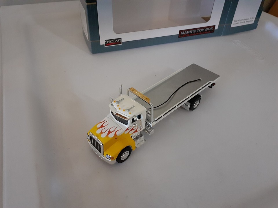 1/64 Custom Pete 385 White Yellow Flames White Bed Rollback Tow Truck ...