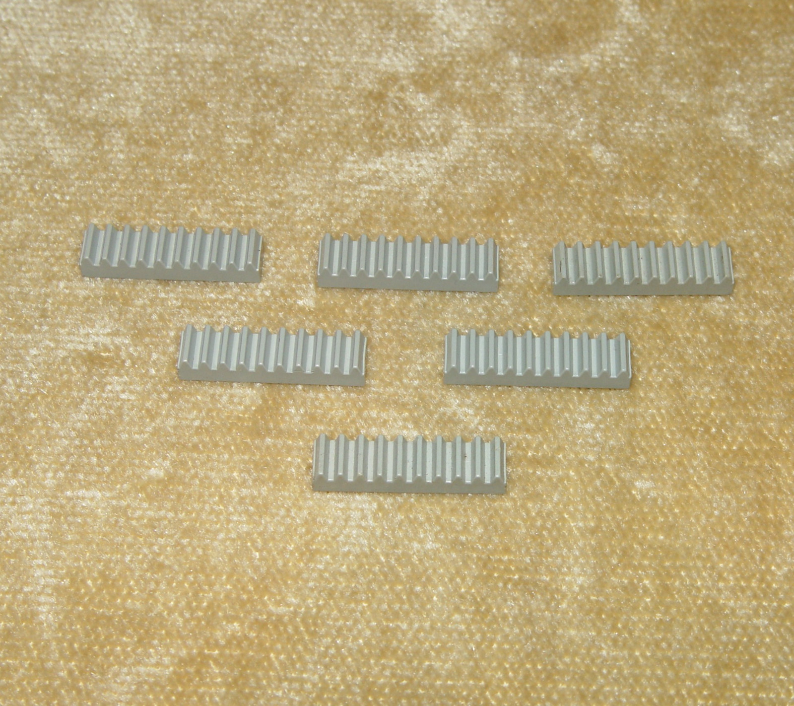 LEGO Parts: 3743 Technic, Gear Rack 1 x 4 LIGHT GREY x6 PIECE Model Car ...