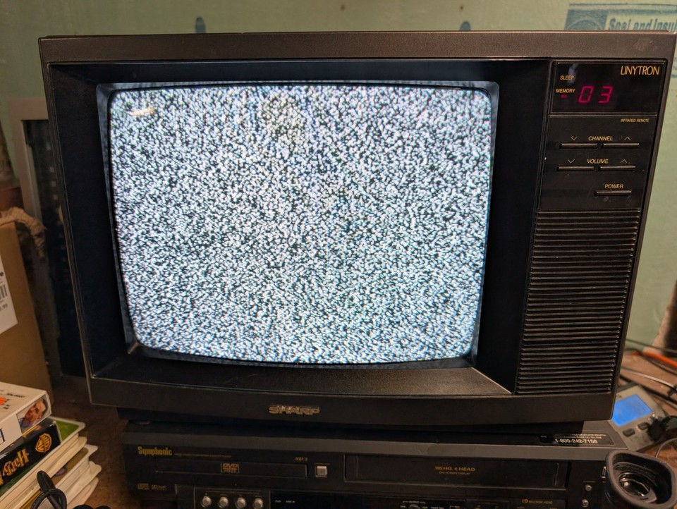 Sharp 13” CRT TV Television 13HM59 Retro Gaming Vintage 1990 Works ...