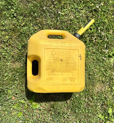 PLASTIC 5 GALLON DIESEL GAS CAN FUEL JUG TWO HANDLE | eBay