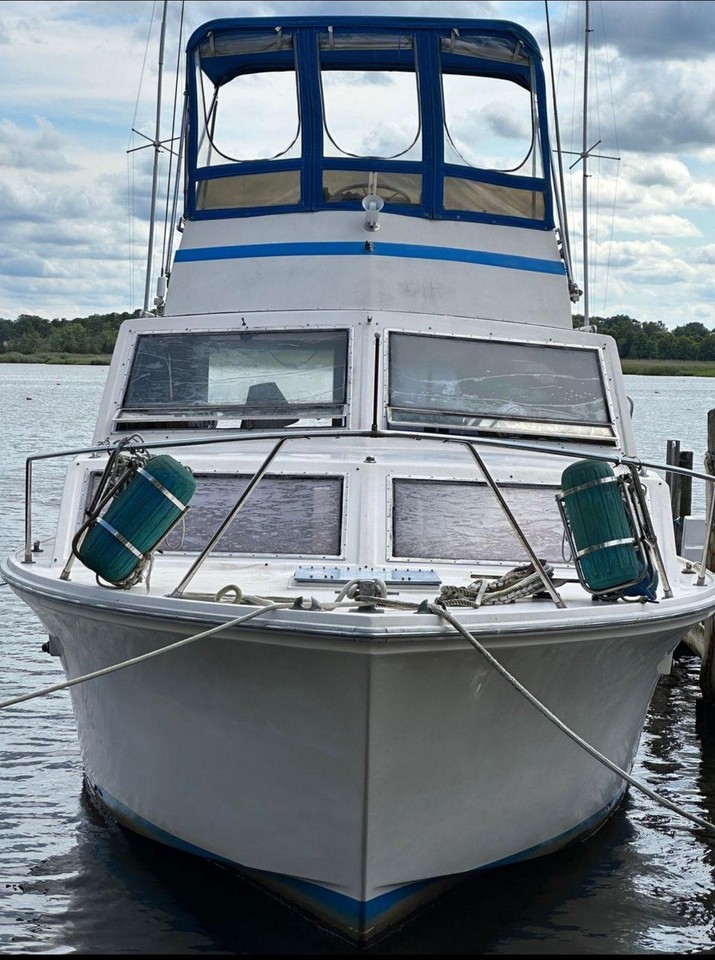 1974 Pacemaker Sedan 32' Boat Located in Brick Township, NJ - No ...
