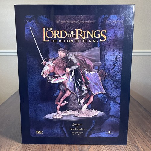 Aragorn at the Black Gates - LotR Polystone Statue SideShow ...