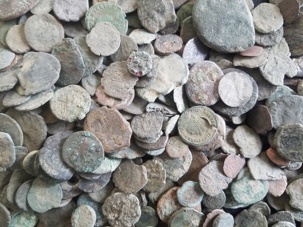 LOT OF 10 - Very Low Grade Junk Ancient Roman Coins / 330 A.D ...