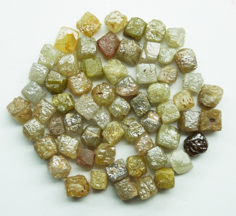 2.0 cts 3-4mm Natural Congo cubes Raw diamonds, Fancy Color Rough Cube ...