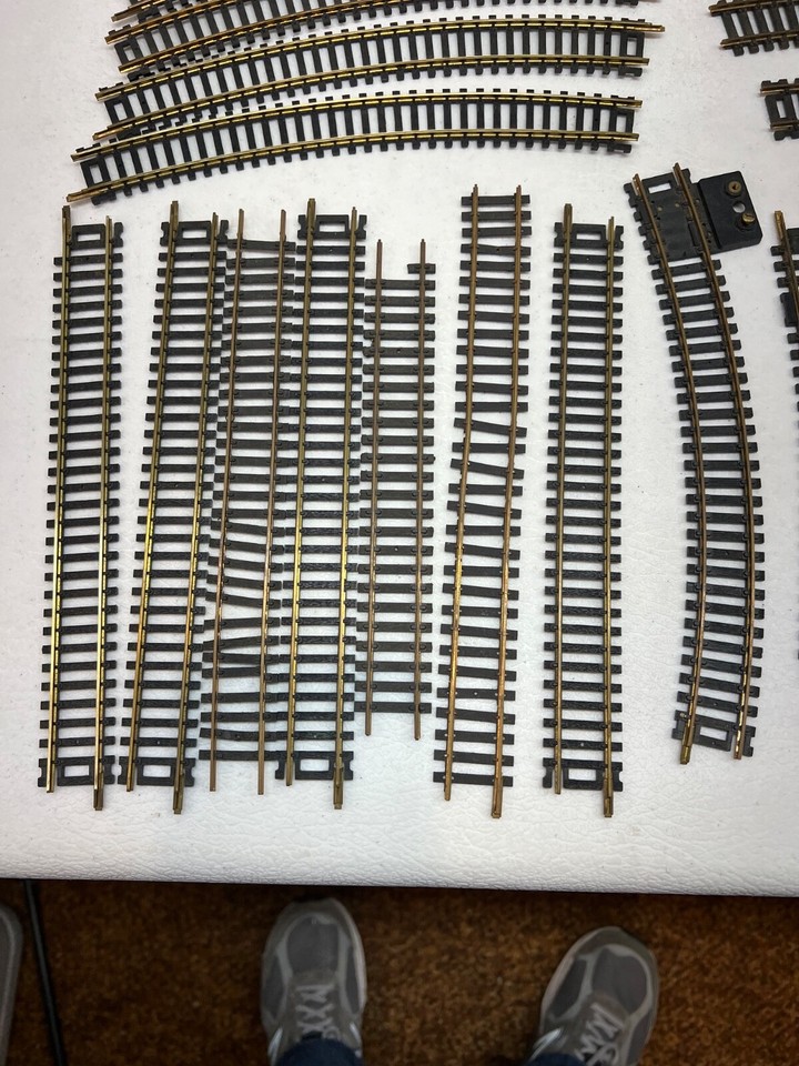 Lot Of Atlas HO Train Track 33 Pieces Curves, Straights, & Switches Pre ...