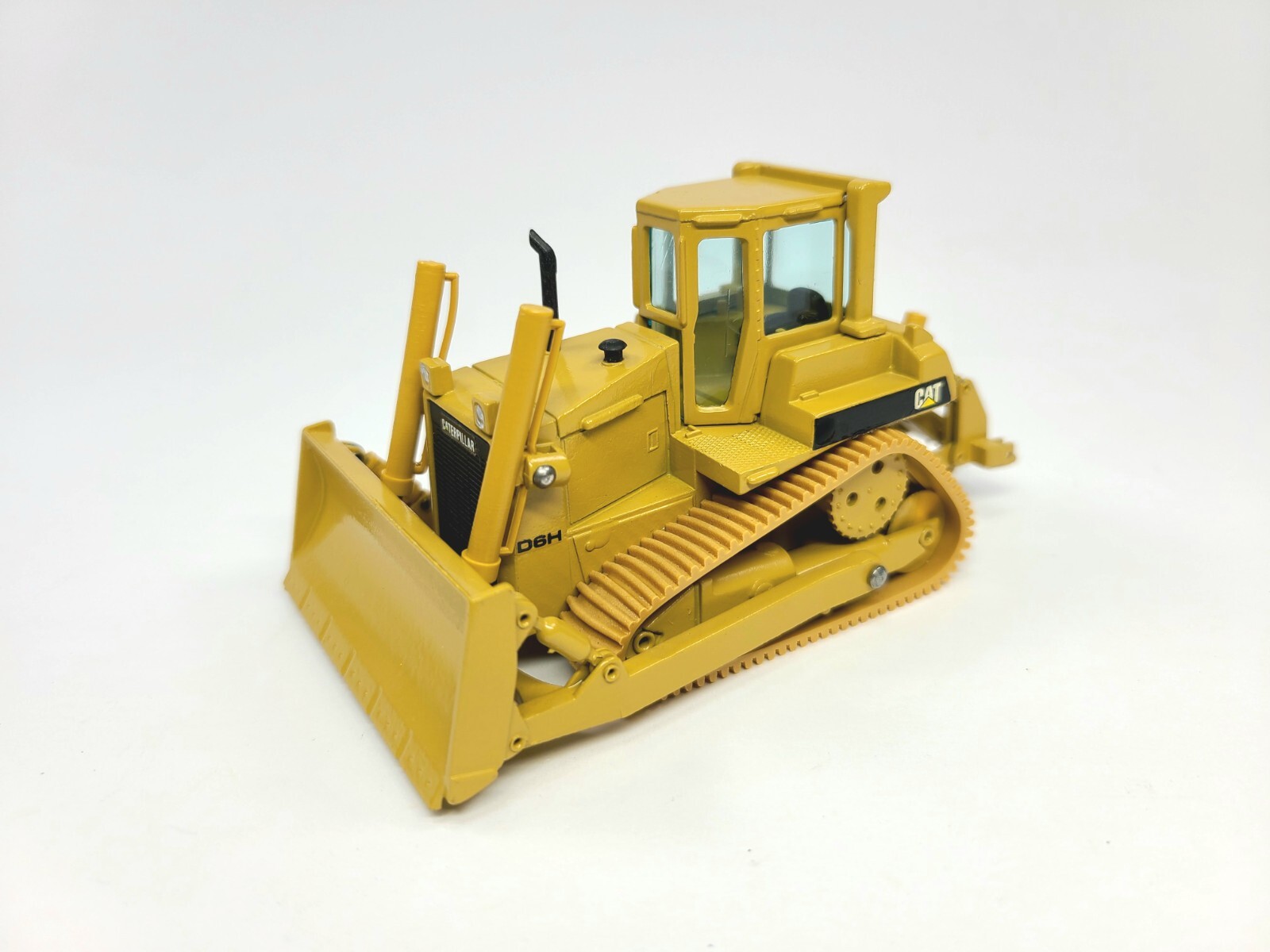 Caterpillar Cat D6H Dozer with Cab Ripper Conrad 1:50 Scale Model #2851 ...