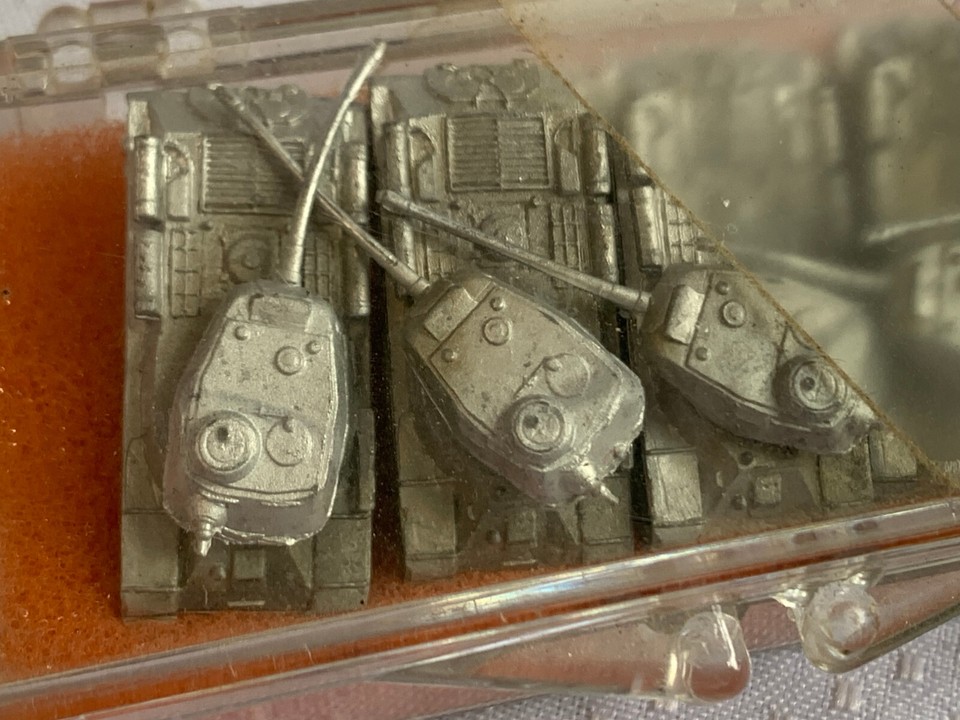 Vtg GHQ 1:285 Scale WWII Micro Armour Lot Diorama Wargame Model Figures ...