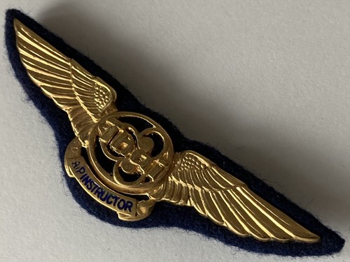 THAI AIRWAYS STEWARDESS INSTRUCTOR FLIGHT ATTENDANT WING BADGE VINTAGE ...