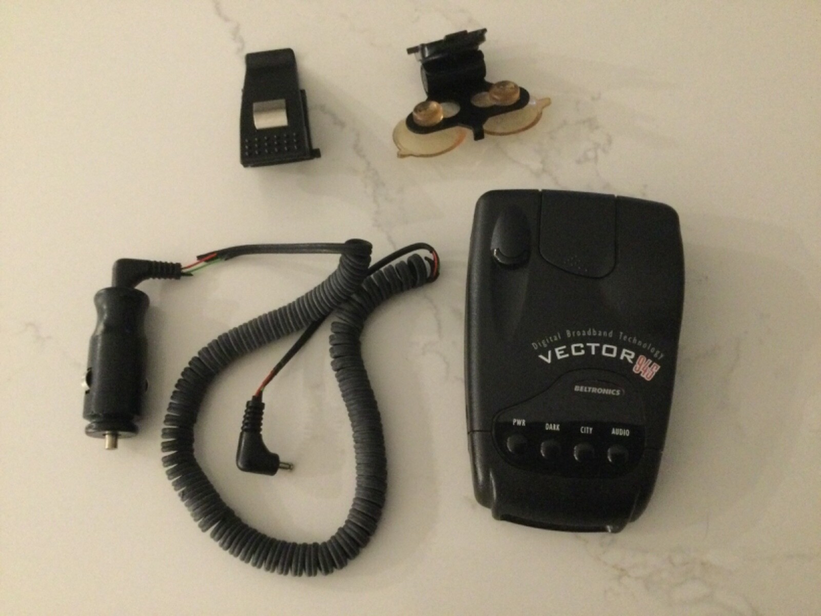 Beltronics Vector 945 Laser Radar Detector with AC Adaptor Visor ...