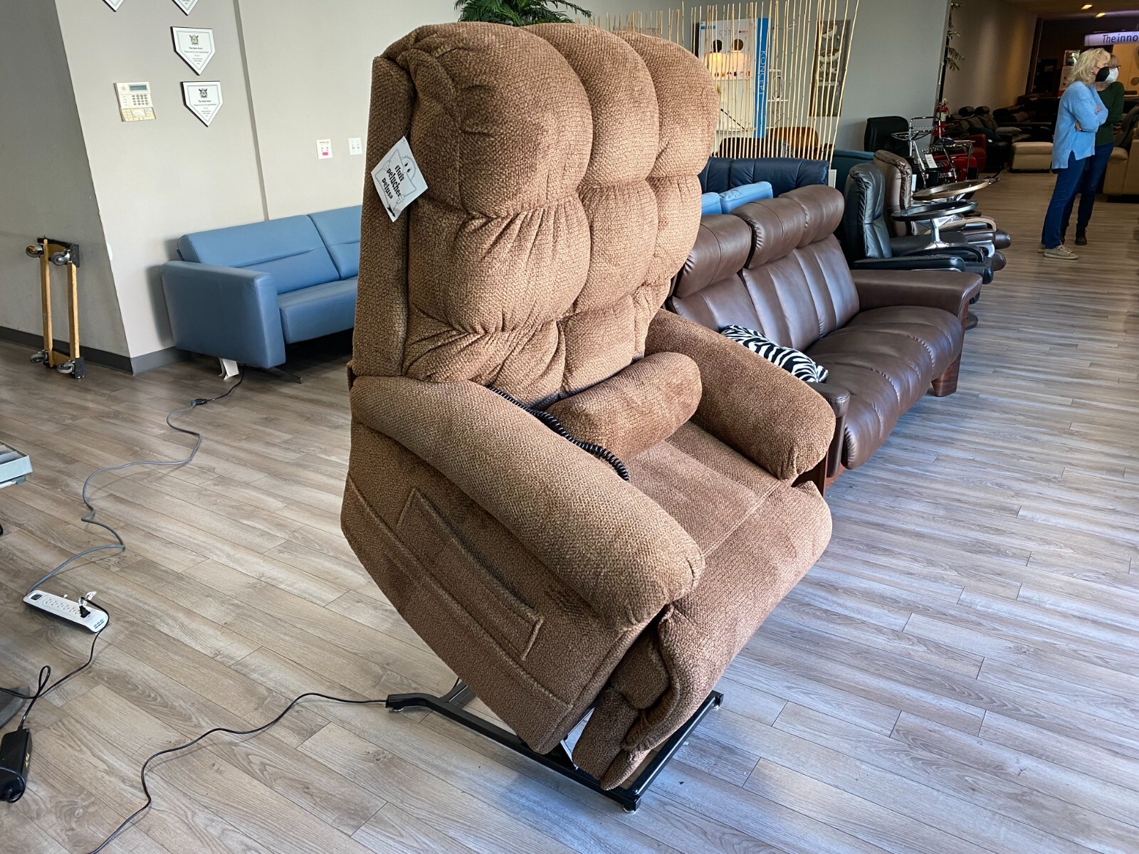 Mega Motion Venus NM-1652 Power Lift Chair Recliner with 375 lb weight ...