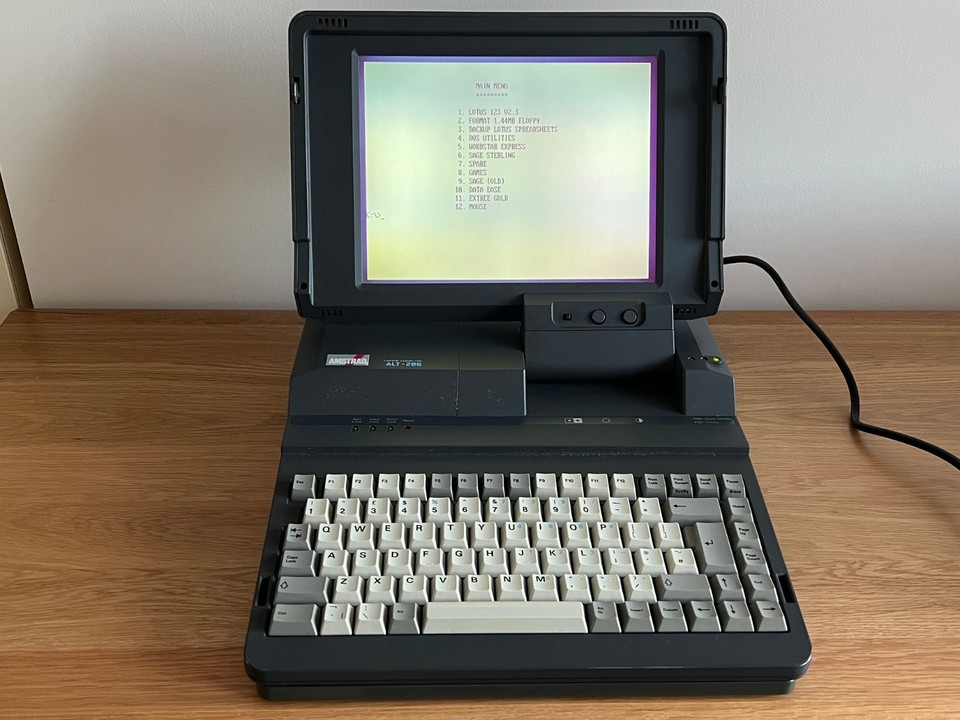 Amstrad ALT-286 Laptop Computer Vintage Retro Computing - Excellent ...