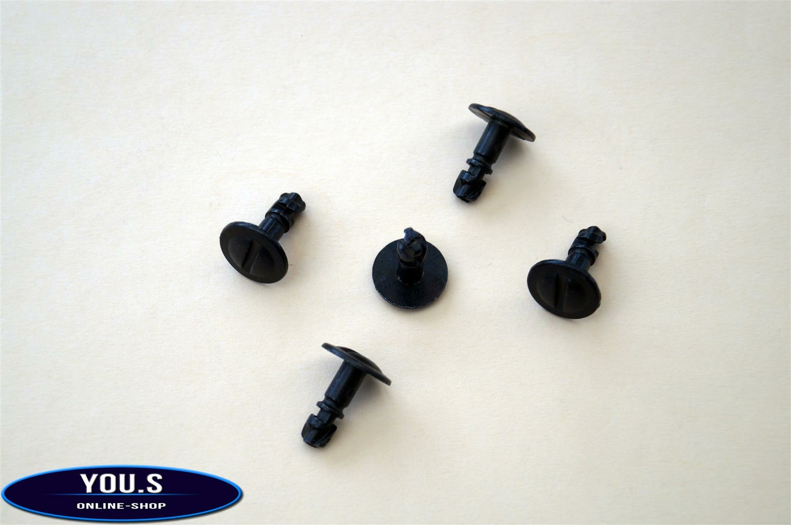 5 X Hold Clips For VW 8D0805121B - NEW | eBay