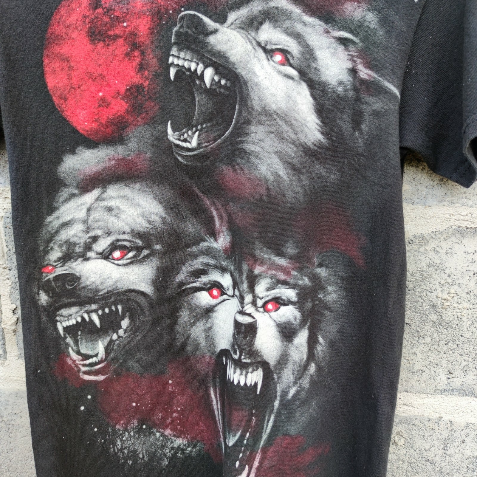 Vintage Three Wolves Red Blood Moon Black Graphic T-S… - Gem