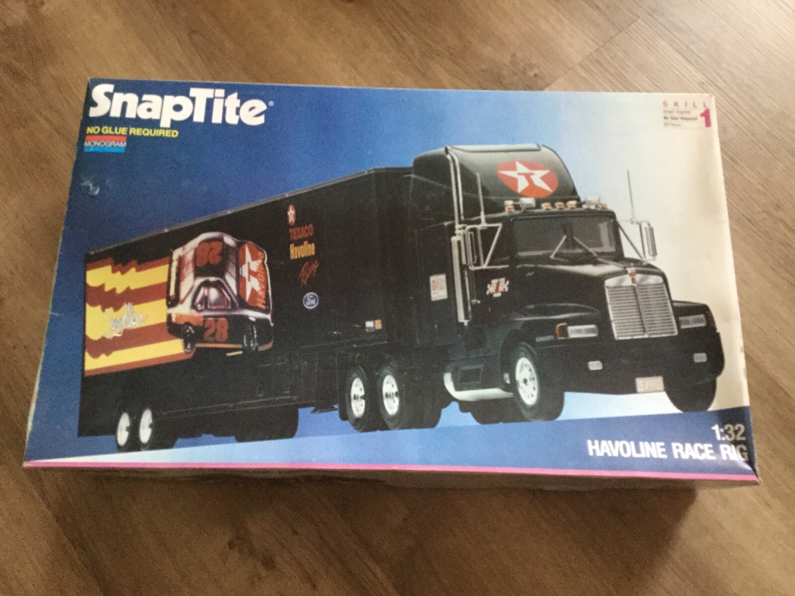 monogram 1/32 Scale Snaptite Havoline Race Rig | eBay