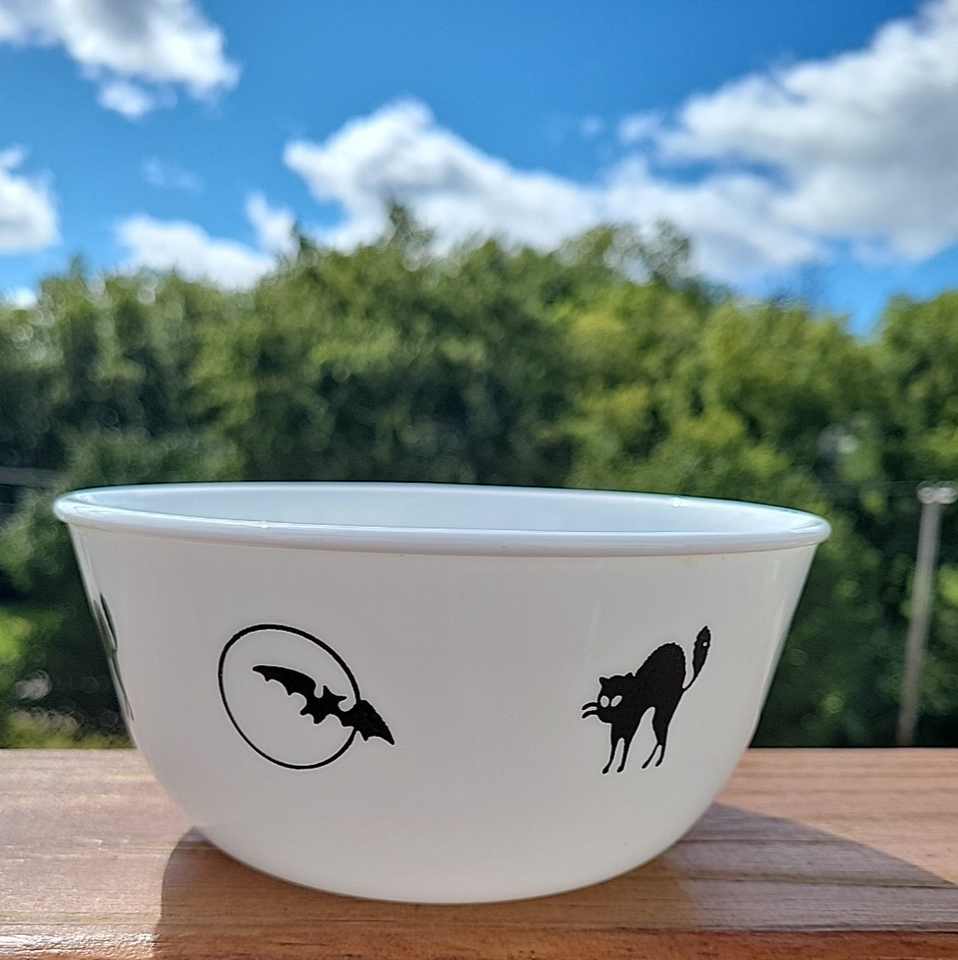 Corelle HALLOWEEN 28 oz Soup Cereal Chili BOWL 6 1/4" Black Cat Bats | eBay