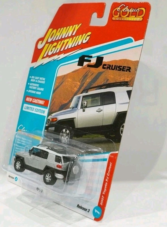 Johnny Lightning - 2007 Toyota FJ Cruiser (TITANIUM SILVER) - CLASSIC ...