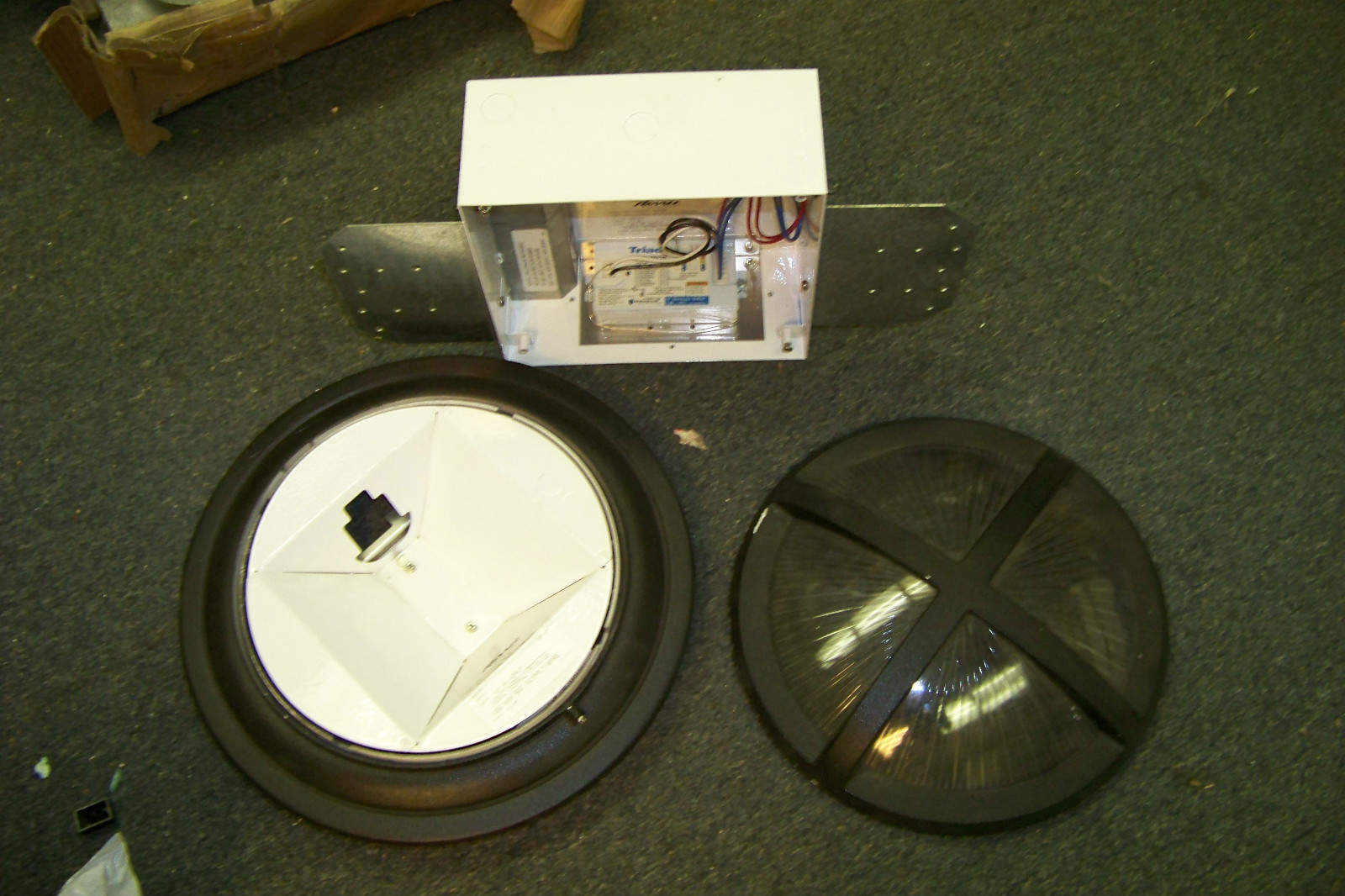 kenall millenium mr13xsrnl-trmc-s-mb-42 round light fixture with box | eBay