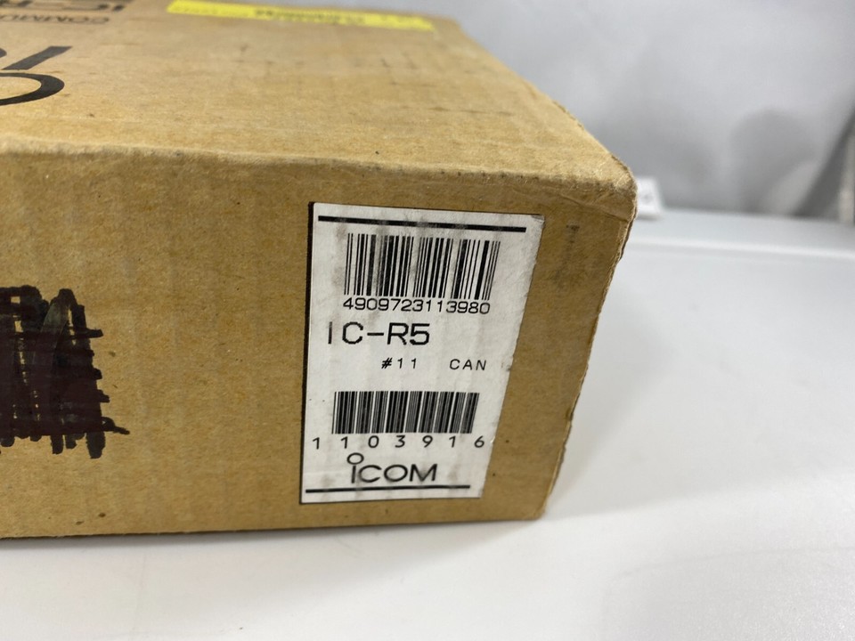 Icom IC- R5 Handheld Portable Communications Wideband Receiver Radio ...
