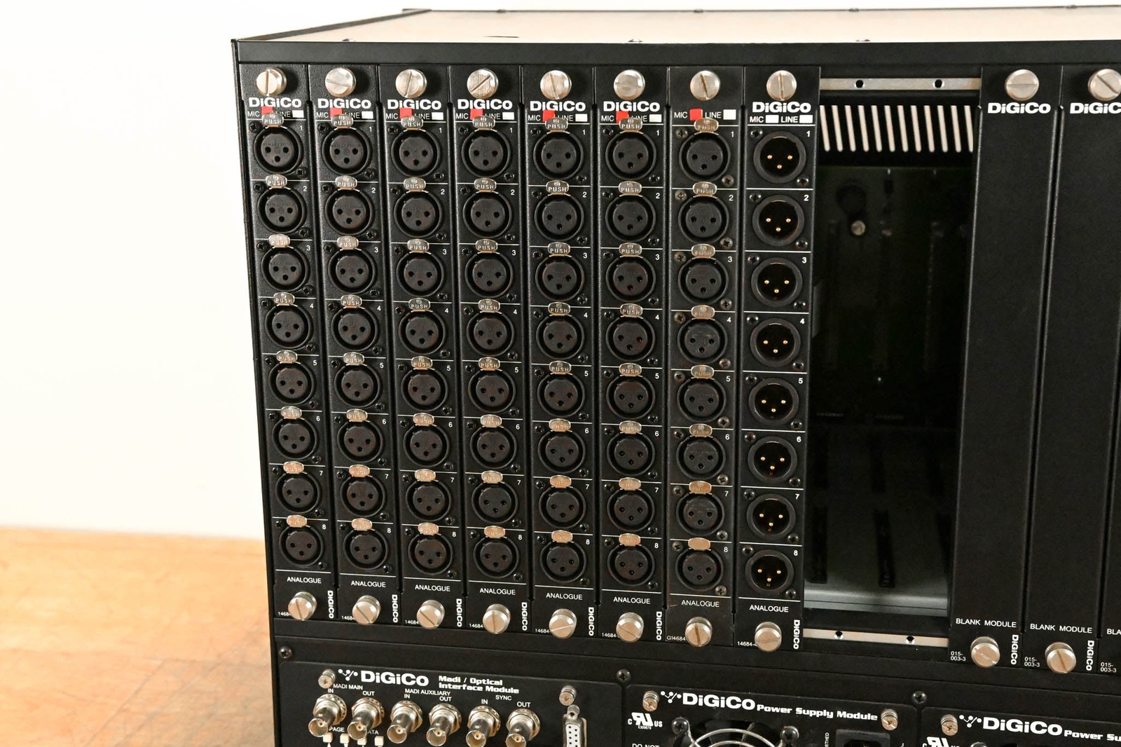 DiGiCo X-DIGIRACK2-D 56-in, 8-out DiGiRack with MADI / Optical Module ...