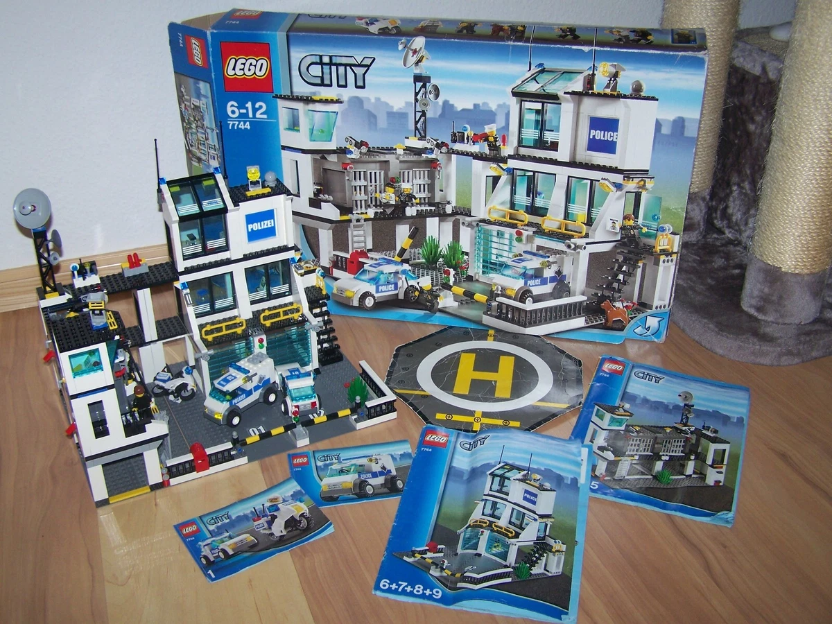 Lego Politistasjon 7744