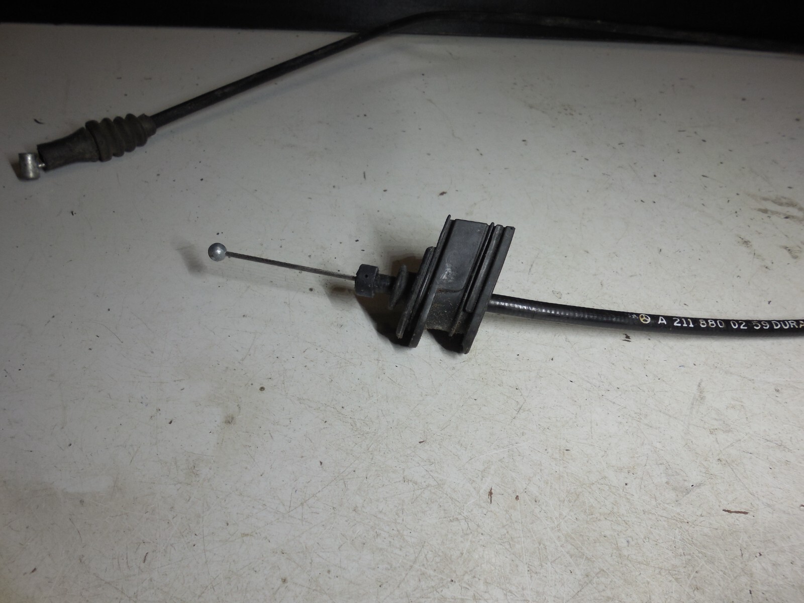 Rear Hood-Latch Lock Release Cable 2118800259 Mercedes W221 W219 CLS500 ...